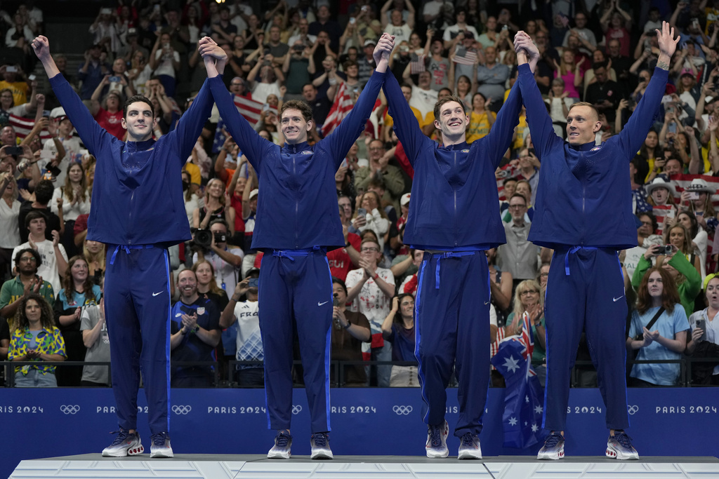 Caeleb Dressel captures 8th gold as anchor of US relay team | PHOTOS ...