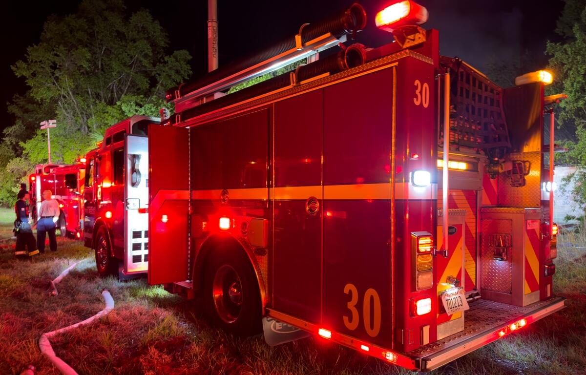 One person dead after early morning house fire in Dunnellon - 352today