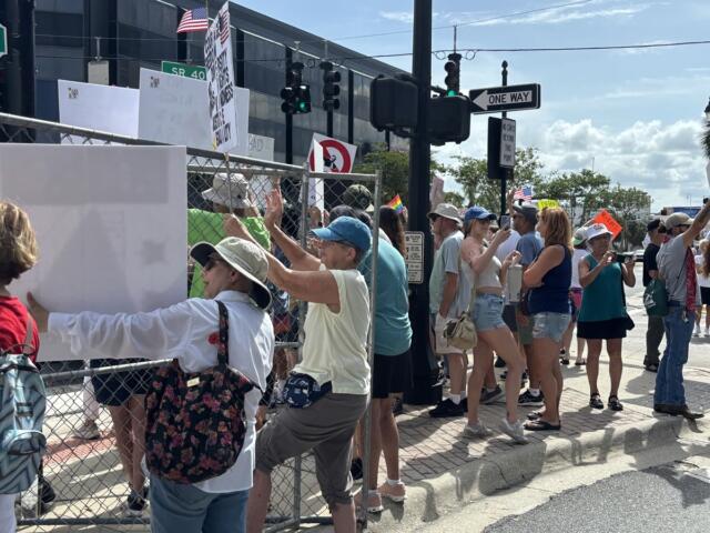 No Kings rally draws crowd to Ocala Downtown Square Saturday morning | PHOTOS - 352today