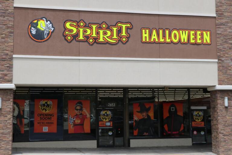 2025 Fall Guide - 352today