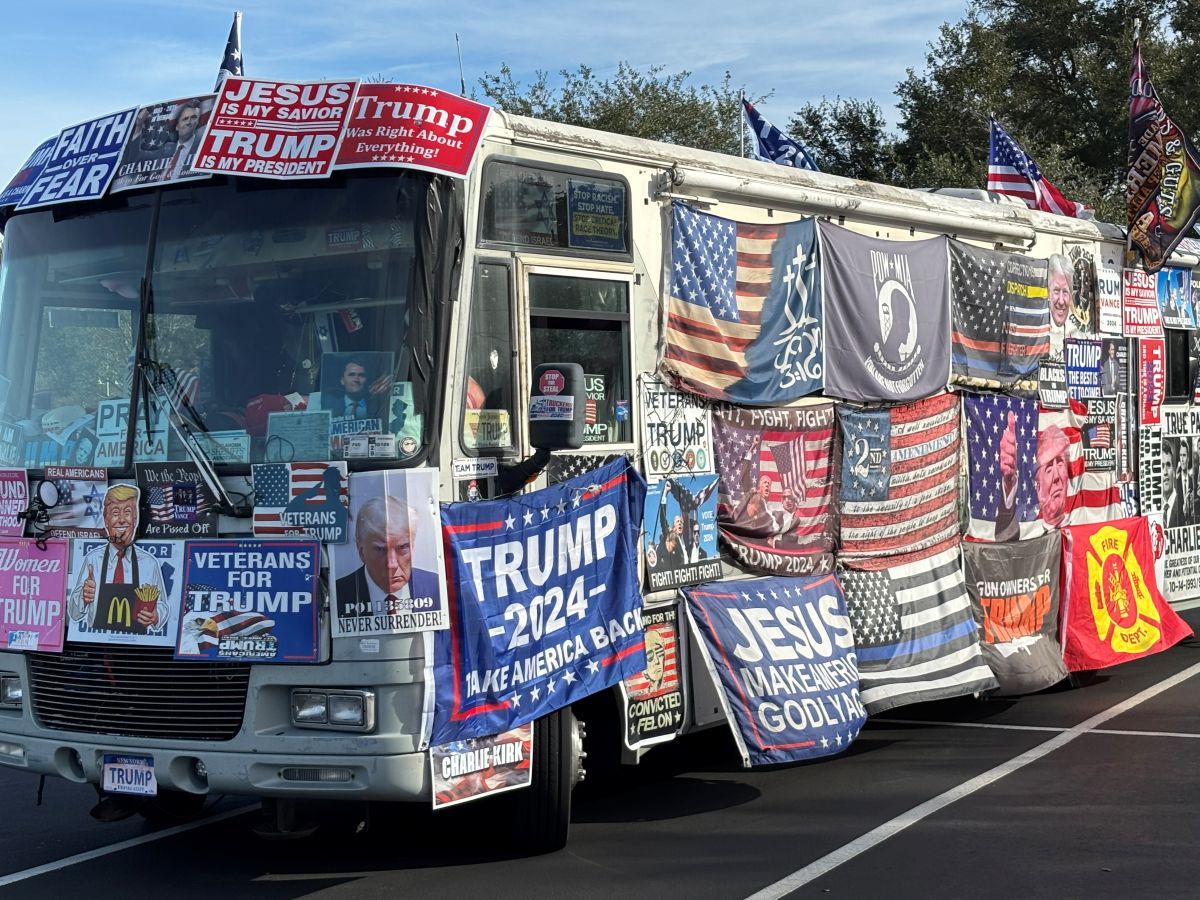 Hundreds Gather in The Villages to Protest ICE Shooting of Renee Good ...